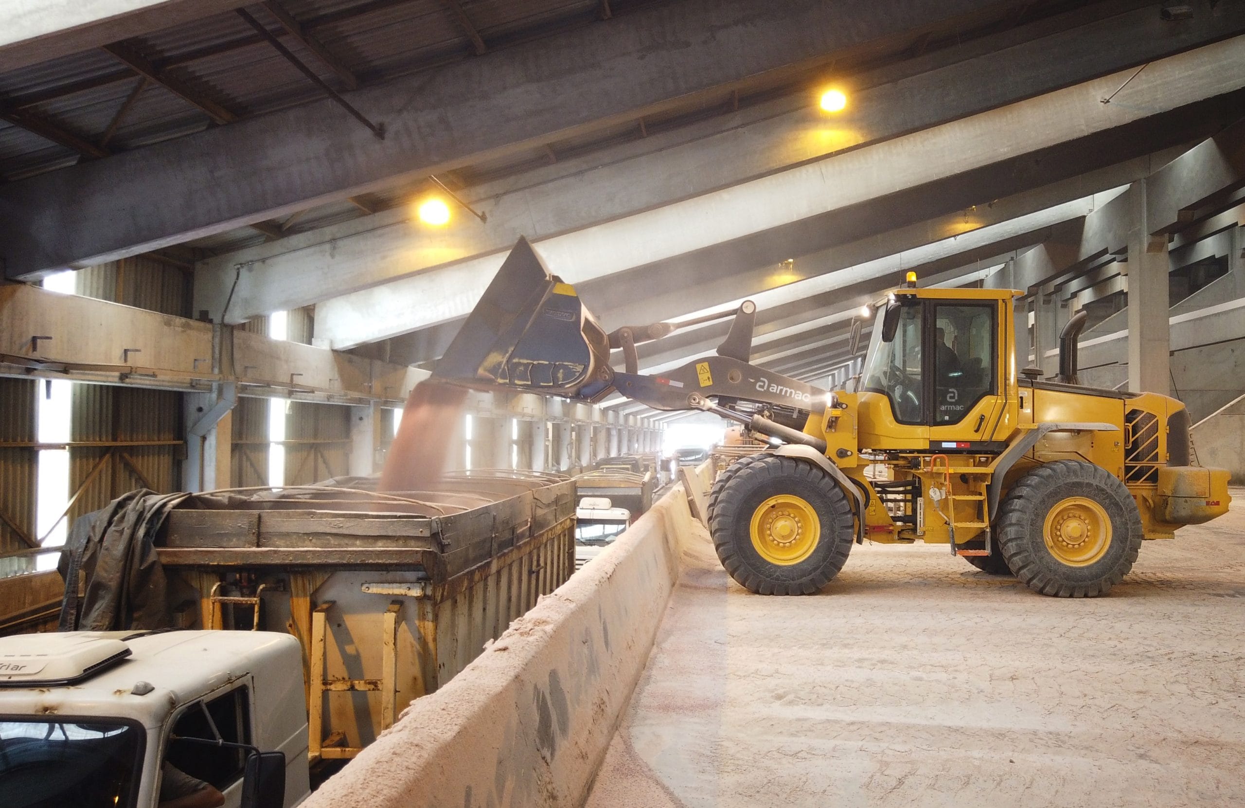 Armac bate recordes e avança em portos e ferrovias - Armac